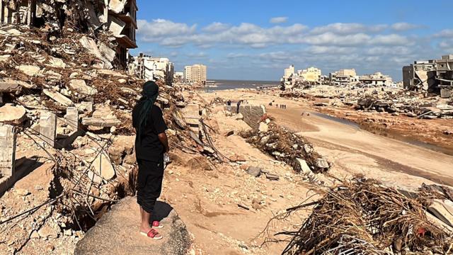 Mafuriko ya Libya: Miili ya waathiriwa yasombwa kwenye ufuo umbali wa ...