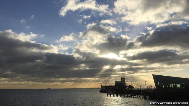 Gallery: Crepuscular rays - BBC Weather