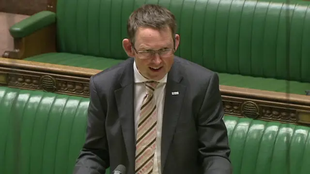 MPs debate medals bill - BBC News