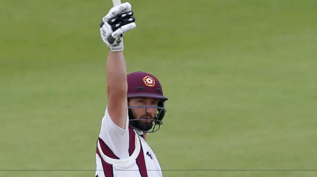 County Championship: Gloucestershire v Northamptonshire - BBC Sport