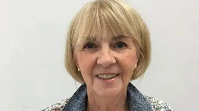 Opposition parties attack SNP's record on the NHS - BBC News