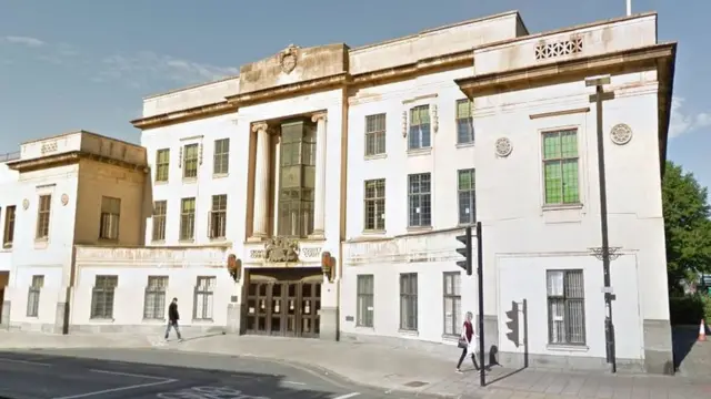 South Live: Friday 18 August - BBC News