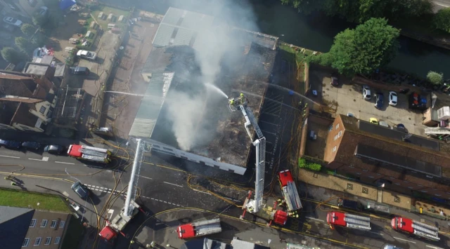 BBC Local Live: Beds, Herts and Bucks - BBC News