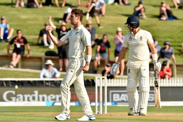 New Zealand v England latest - second Test, day two - BBC Sport