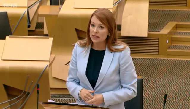 MSPs back principles of Climate Change Bill - BBC News