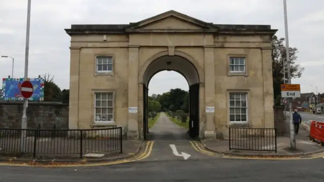 South Live: Tuesday 9 April - BBC News