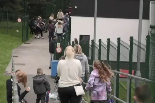 Covid live updates: UK records another 41,000 coronavirus cases - BBC News