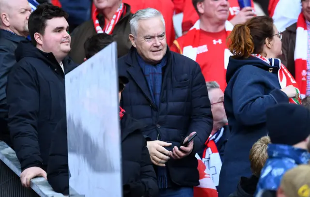 Six Nations: France beat improved Wales in Paris - reaction - BBC Sport