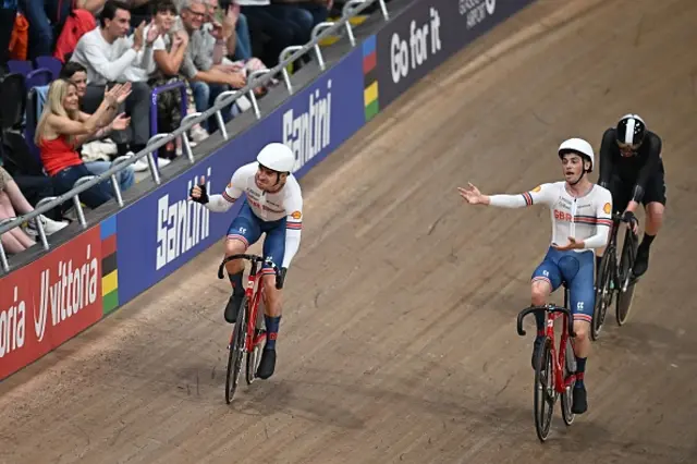 Great Britain's Katie Archibald inspires dominant team pursuit gold at ...