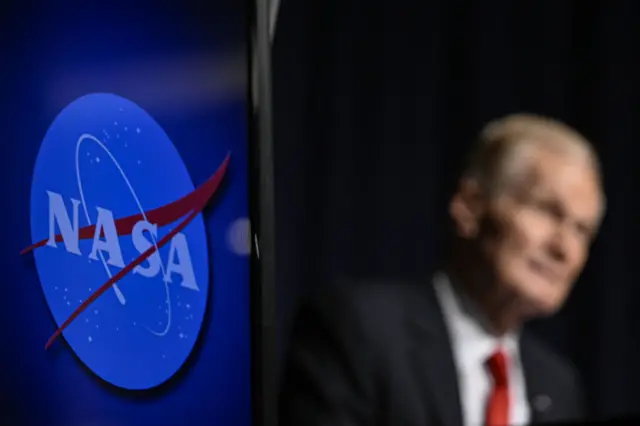 UFO report livestream: Nasa promises transparency as it steps up UFO research - BBC News