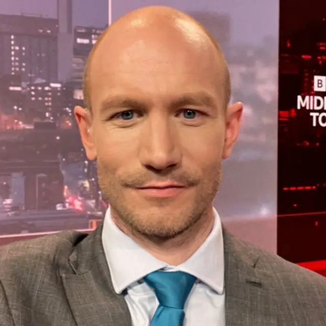 Lib Dems win Stratford-on-Avon while Labour gain three seats - BBC News