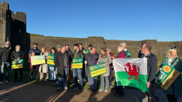 Plaid Cymru by-election winner sworn in at Welsh Parliament after ...