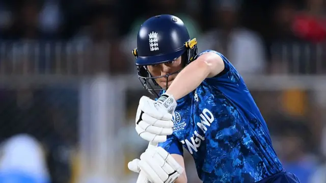 Linsey Smith sets England on way to World Cup win over South Africa ...