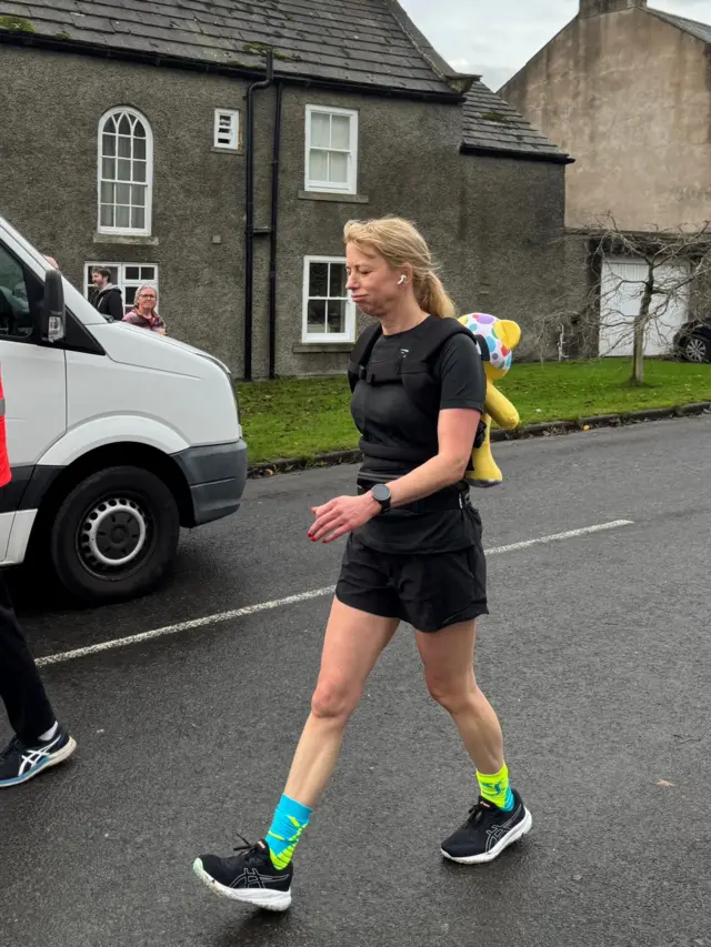 'Mad, painful and wonderful': Sara Cox raises £9.5m in 135-mile run for ...