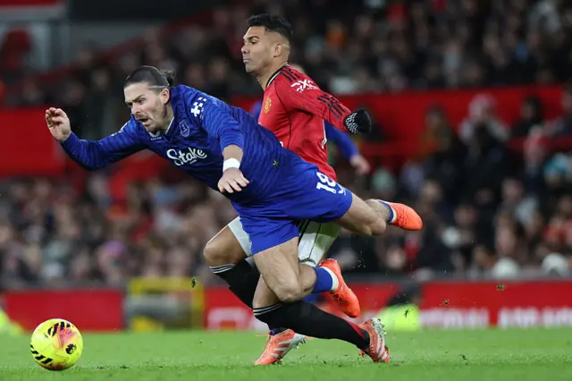 Man Utd 0-1 Everton: Toffees beat Man Utd despite Gueye's red for ...