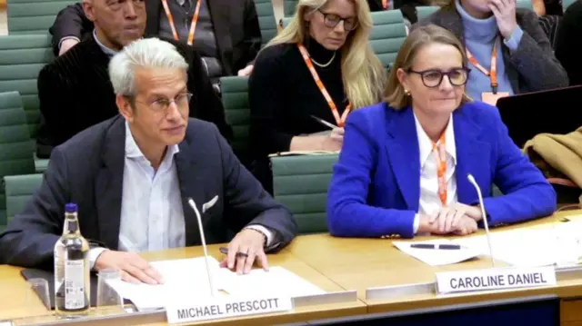 Senior BBC figures questioned by MPs on Trump speech edit - BBC News