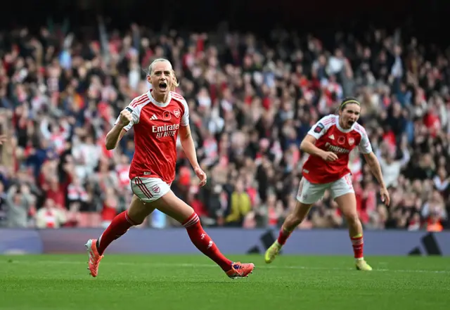 WSL LIVE: Arsenal vs Chelsea & Man Utd vs Aston Villa - scores ...
