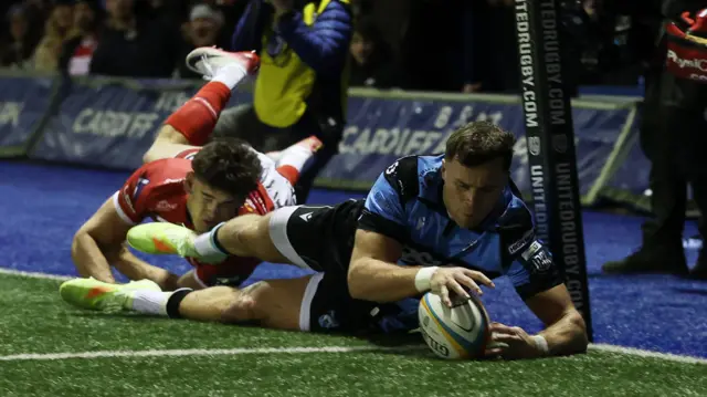 FT Cardiff 17-21 Scarlets: Davies stars in thriller - as it happened ...