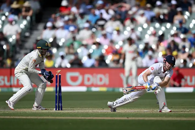 The Ashes 2025 LIVE: England need 435 vs Australia in third Test ...