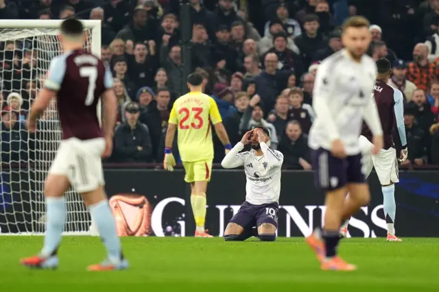 Aston Villa vs Man Utd LIVE: Premier League score, team news, radio ...