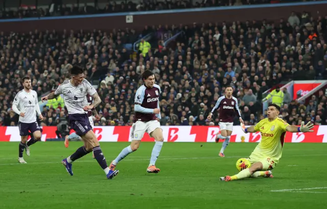 Aston Villa vs Man Utd LIVE: Premier League score, team news, radio ...