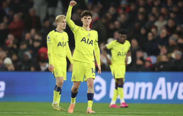 Premier League LIVE: Crystal Palace vs Tottenham Hotspur - radio & text ...