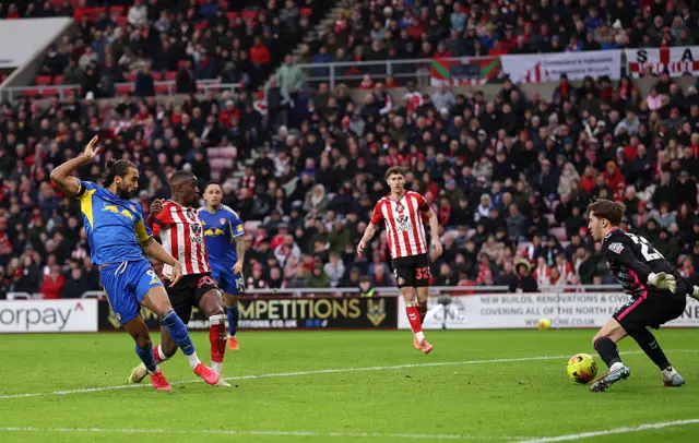 Premier League LIVE: Sunderland vs Leeds United - radio & text ...