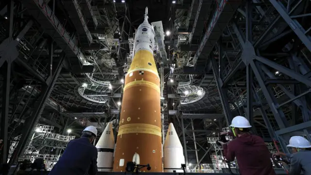 Nasa Artemis II: Rocket moves to launch pad ahead of first crewed Moon ...