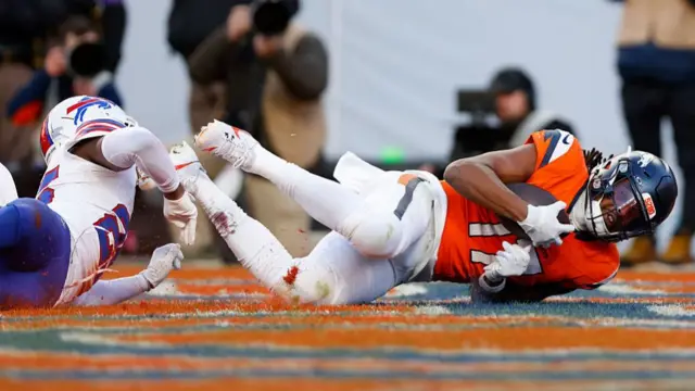 Seattle Seahawks thrash San Francisco 49ers and Denver Broncos beat ...