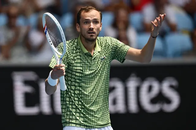 Australian Open 2026 LIVE: Iga Swiatek & Novak Djokovic play in night ...