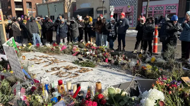 Protesters gather in Minneapolis as governor calls on Trump to remove ...
