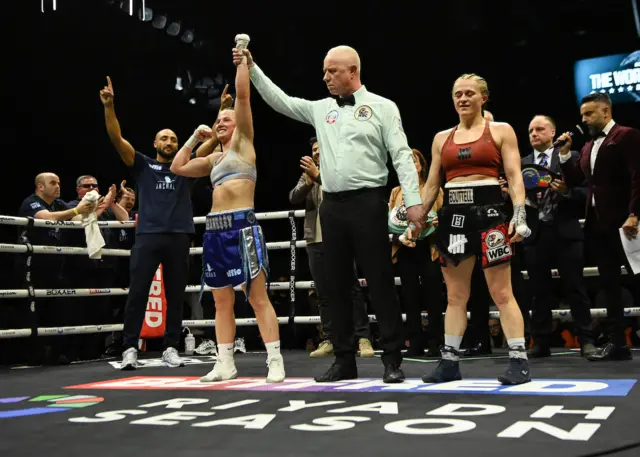 Hennessy v Bouttell Boxing RECAP: Relive how Fran Hennessy beat Ellie ...