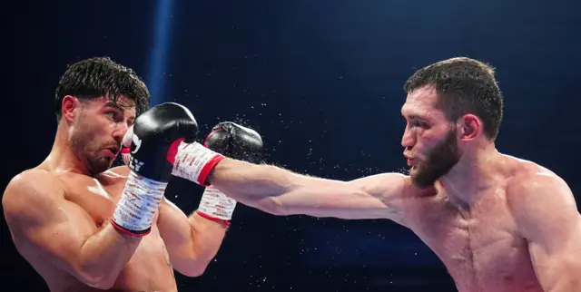 Hennessy v Bouttell Boxing RECAP: Relive how Fran Hennessy beat Ellie ...