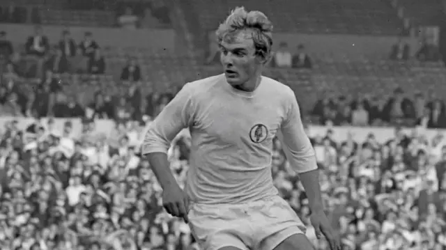 Tributes paid to Terry Yorath - BBC Sport