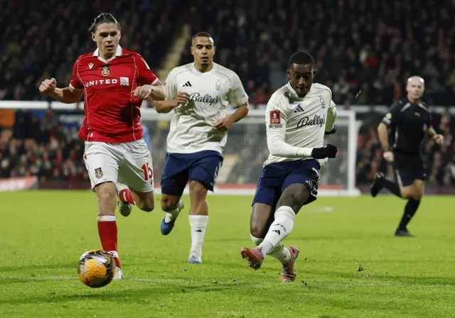 FA Cup: Wrexham beat Nottingham Forest on penalties, Oxford win ...