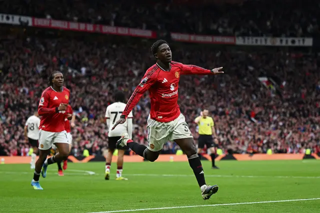 Manchester United 3-2 Liverpool: Kobbie Mainoo scores winner as they ...