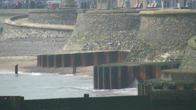 Lowestoft beach seawall repairs to begin next month - BBC News