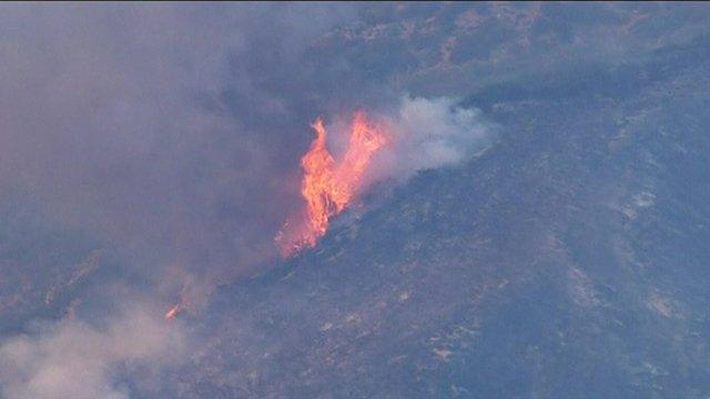 Alaska wildfires: 'Explosive' flames force evacuations - BBC News