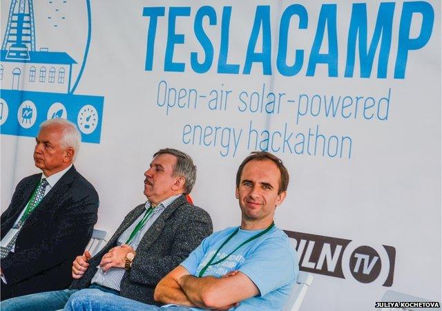 Ukraine's energy tech start-ups blooming in the fields - BBC News