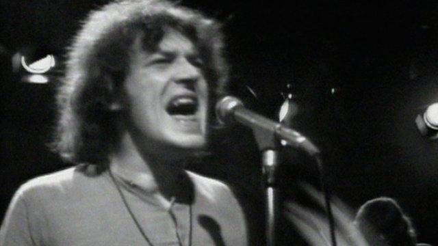 Singer Joe Cocker dies aged 70 after cancer battle - BBC News