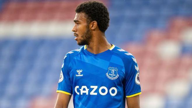 Eli Campbell: Ross County sign Everton defender on loan - BBC Sport