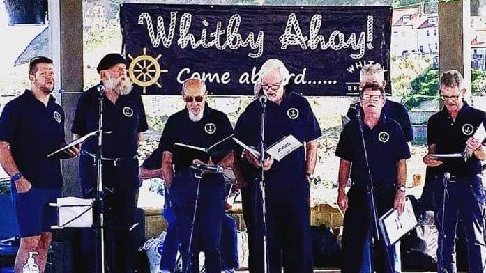 Yorkshire's fishermen's choirs sing on amid 'dwindling' numbers - BBC News