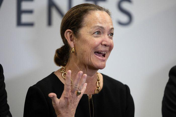 Hibs: Kit Gordon says family still have 'control' - BBC Sport