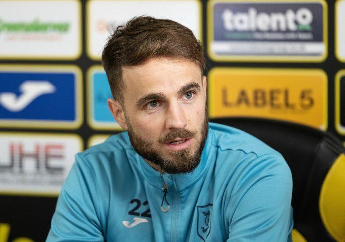 Shinnie expects Celtic ‘to come flying out the traps’ - BBC Sport