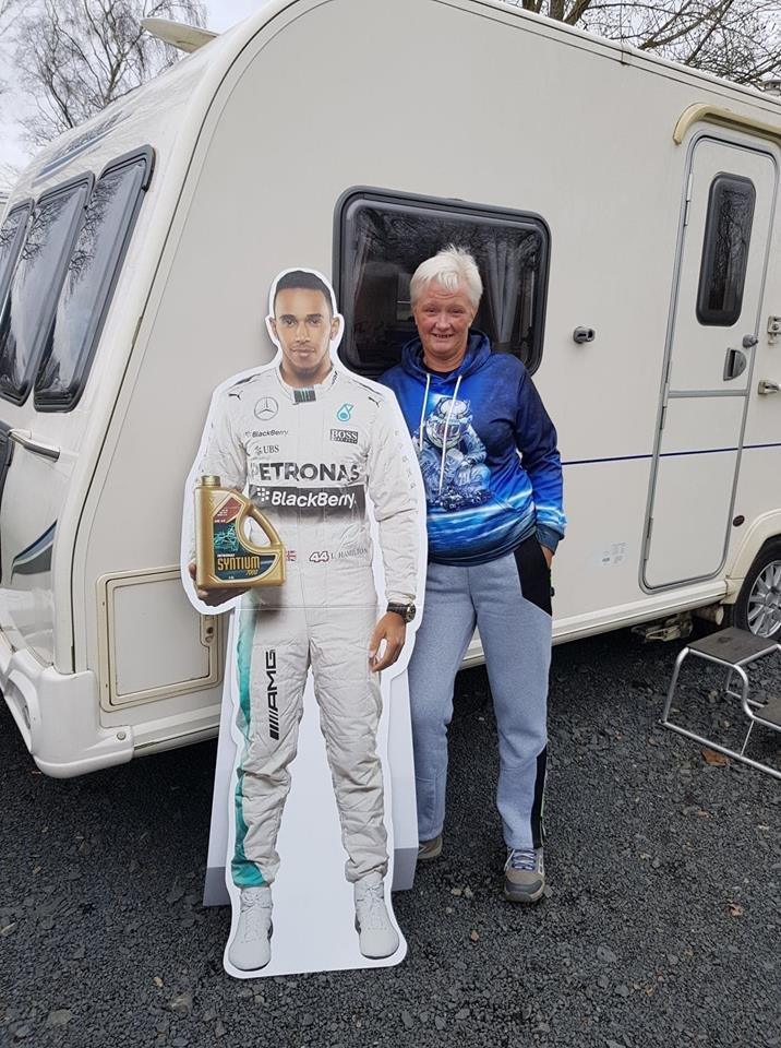Lewis Hamilton super fans - BBC Sport