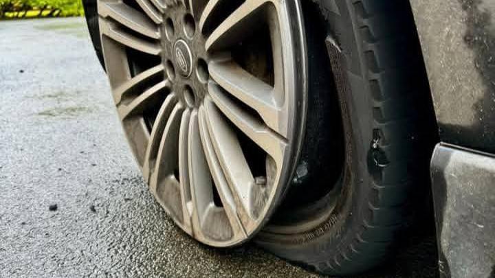 Bank of Dave founder Dave Fishwick gets pothole fixed quickly - BBC News