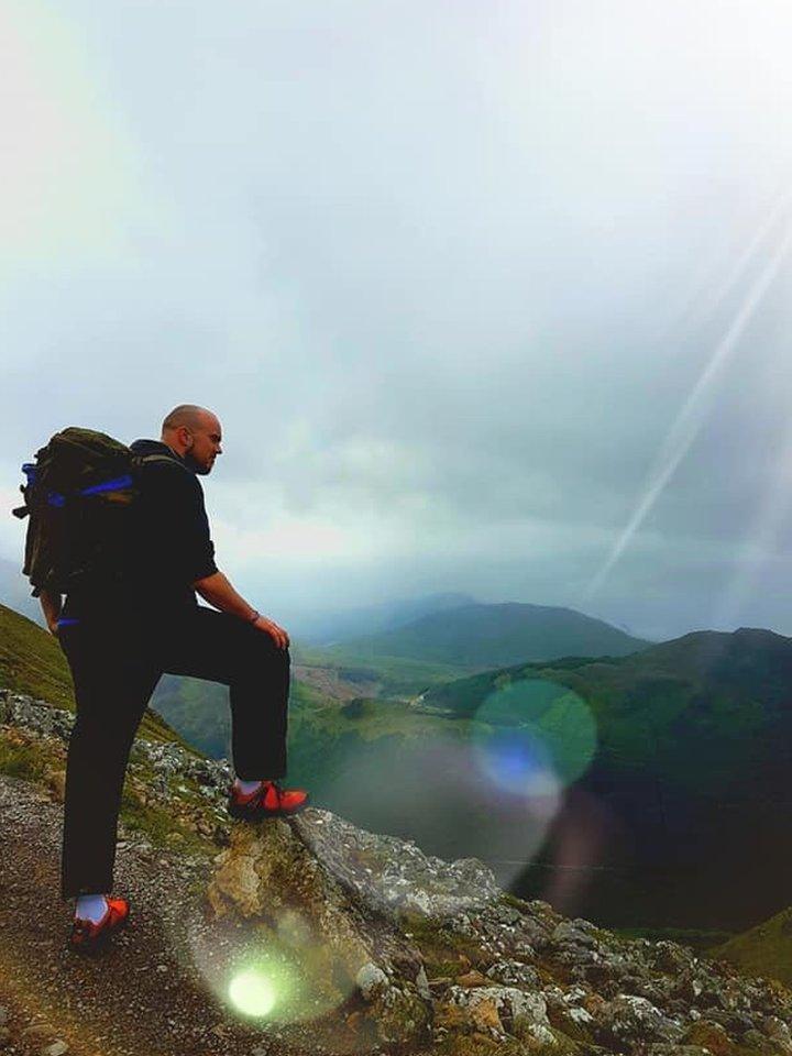 Mikeysline Ben Nevis challenge remembers friends - BBC News