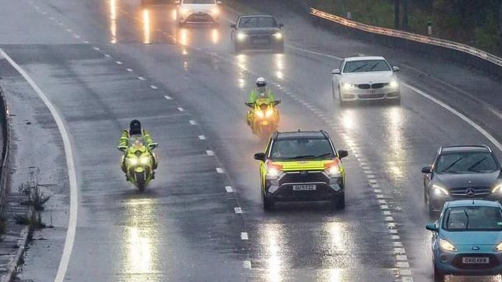 Blood bike: Fundraiser to repair Sussex's life-saving motorcycle - BBC News