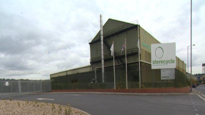 Fire at Rotherham's Sterecycle plant - BBC News