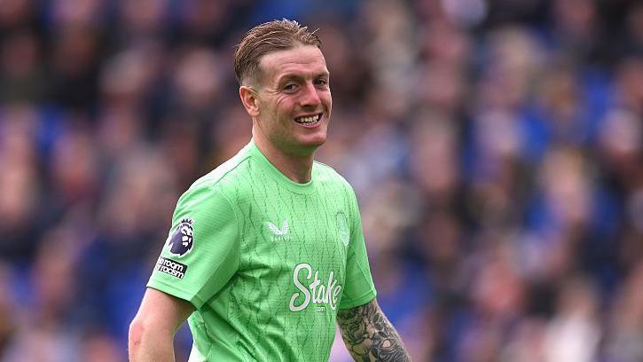 Everton news: Jordan Pickford extends stay at 'special club' - have ...